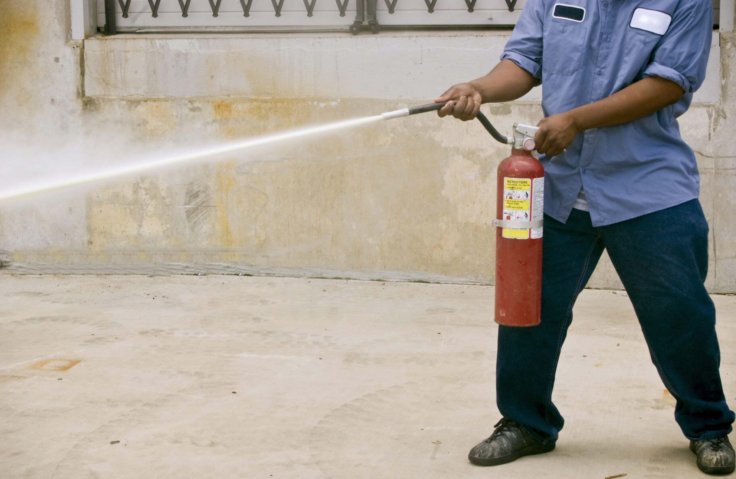 How to put out a fire using a fire extinguisher? - Fire Prevention ...